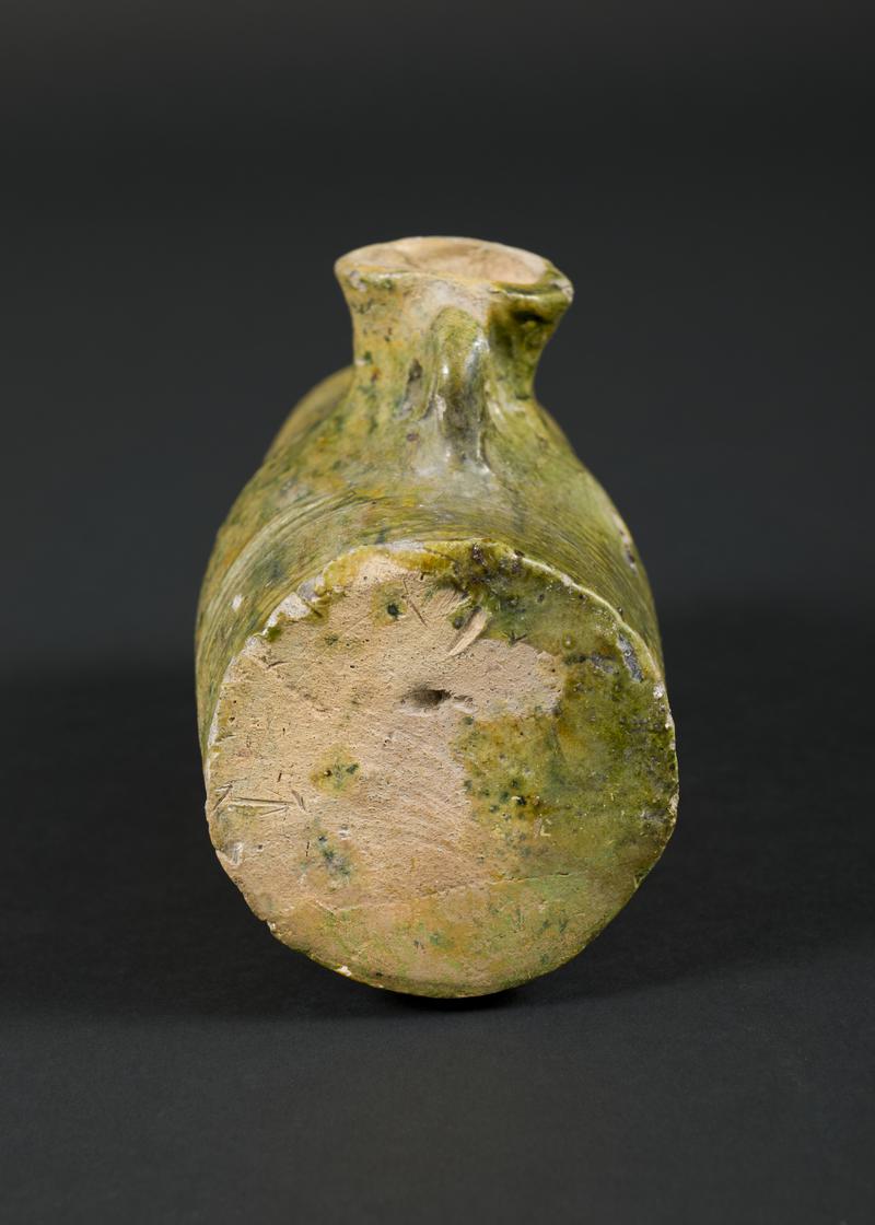 Medieval pottery costrel - Collections Online | Museum Wales