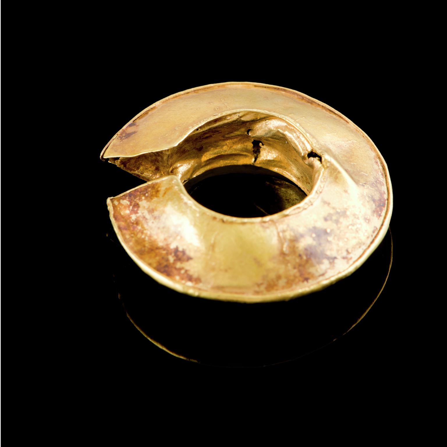 Late Bronze Age gold penannular lock ring - Collections Online