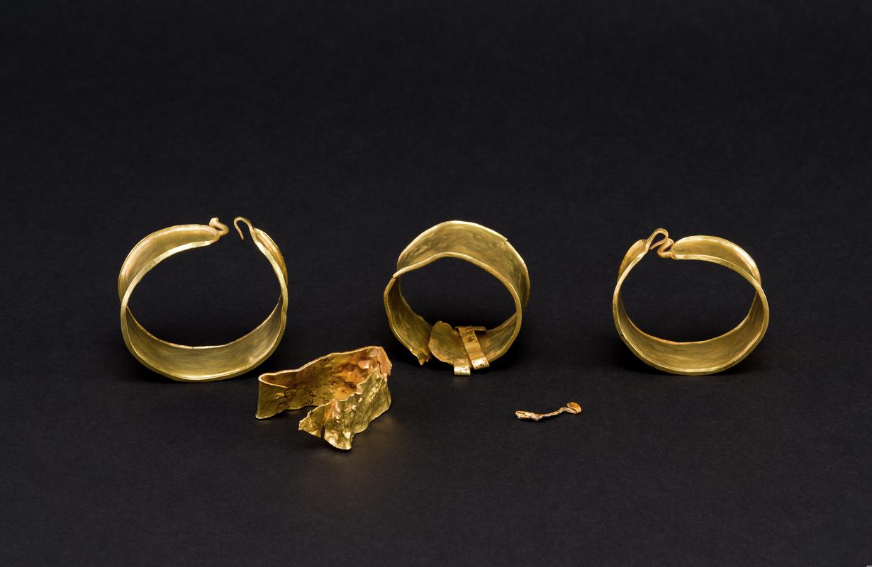 Bronze Age gold jewellery fragment - Collections Online | Museum Wales