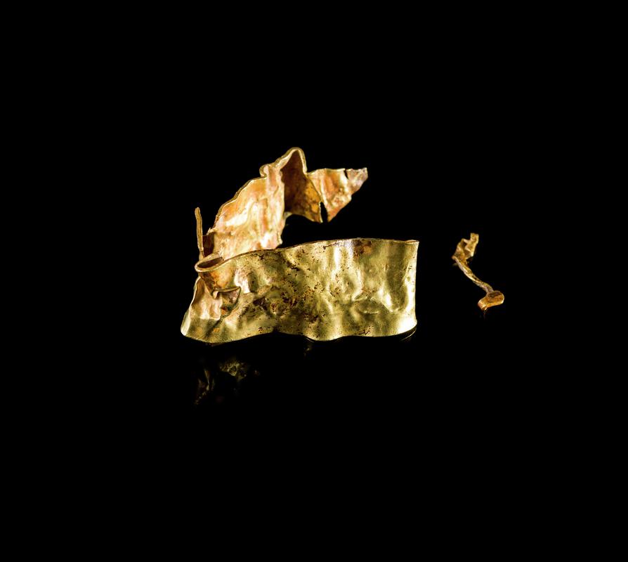 Bronze Age gold jewellery fragment - Collections Online | Museum Wales