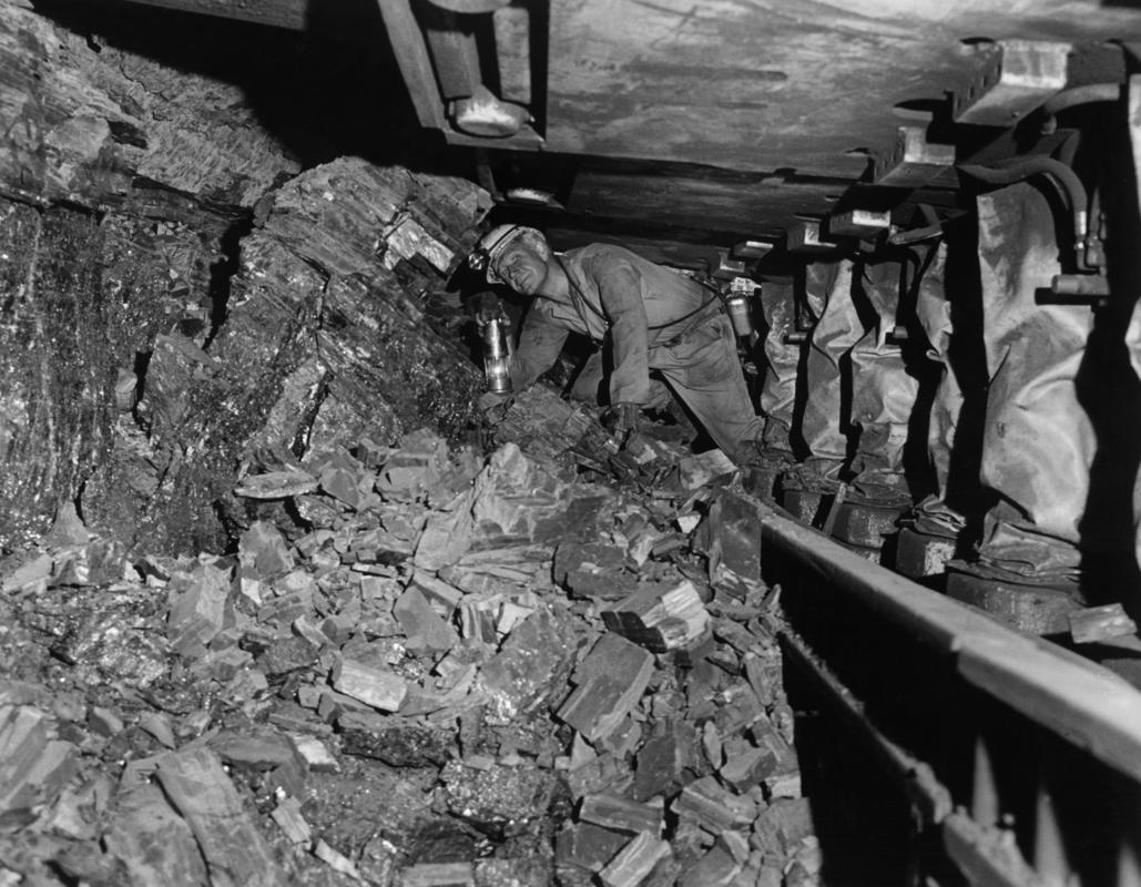 Cwm Colliery, photograph - Collections Online