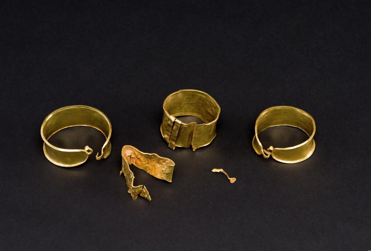Bronze Age gold jewellery fragment - Collections Online | Museum Wales