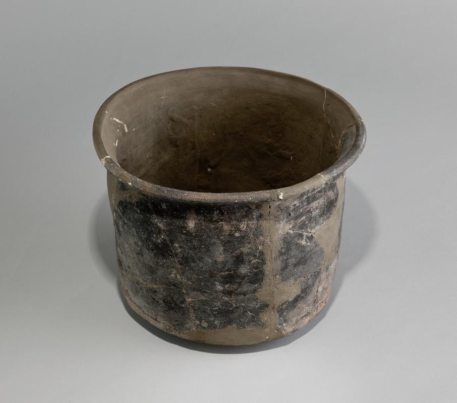Medieval / Post-Medieval pottery cooking pot - Collections Online