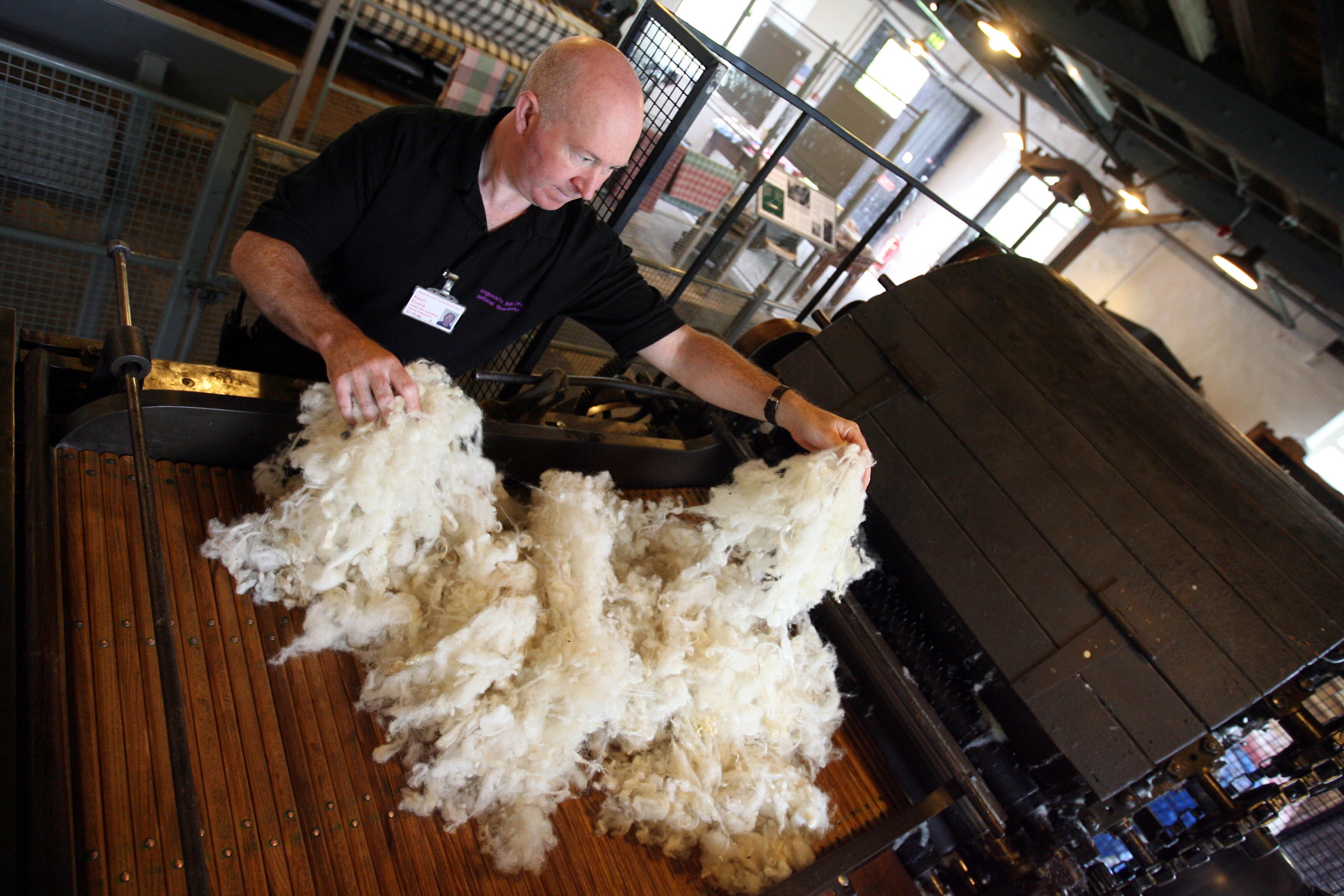 The Process — from fleece to fabric | National Museum Wales